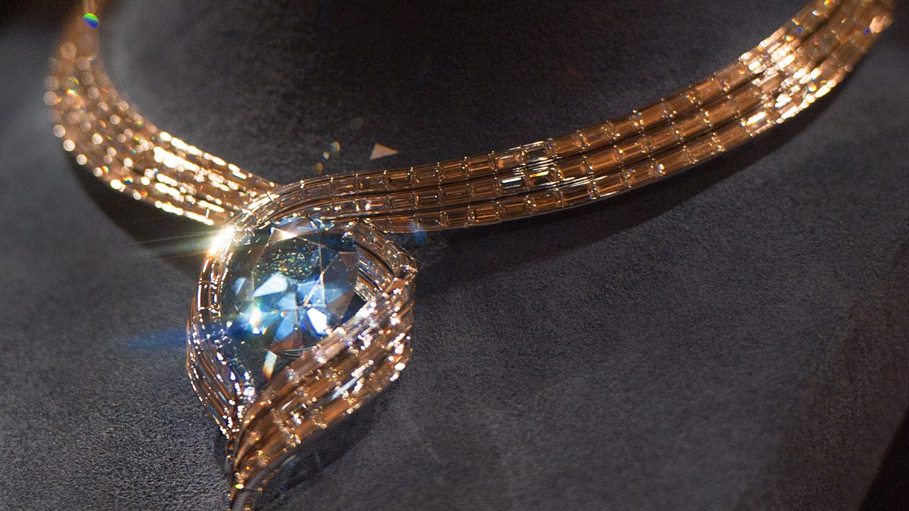 Beyond the Sparkle: Unravelling the Mystery of the Hope Diamond Curse ...