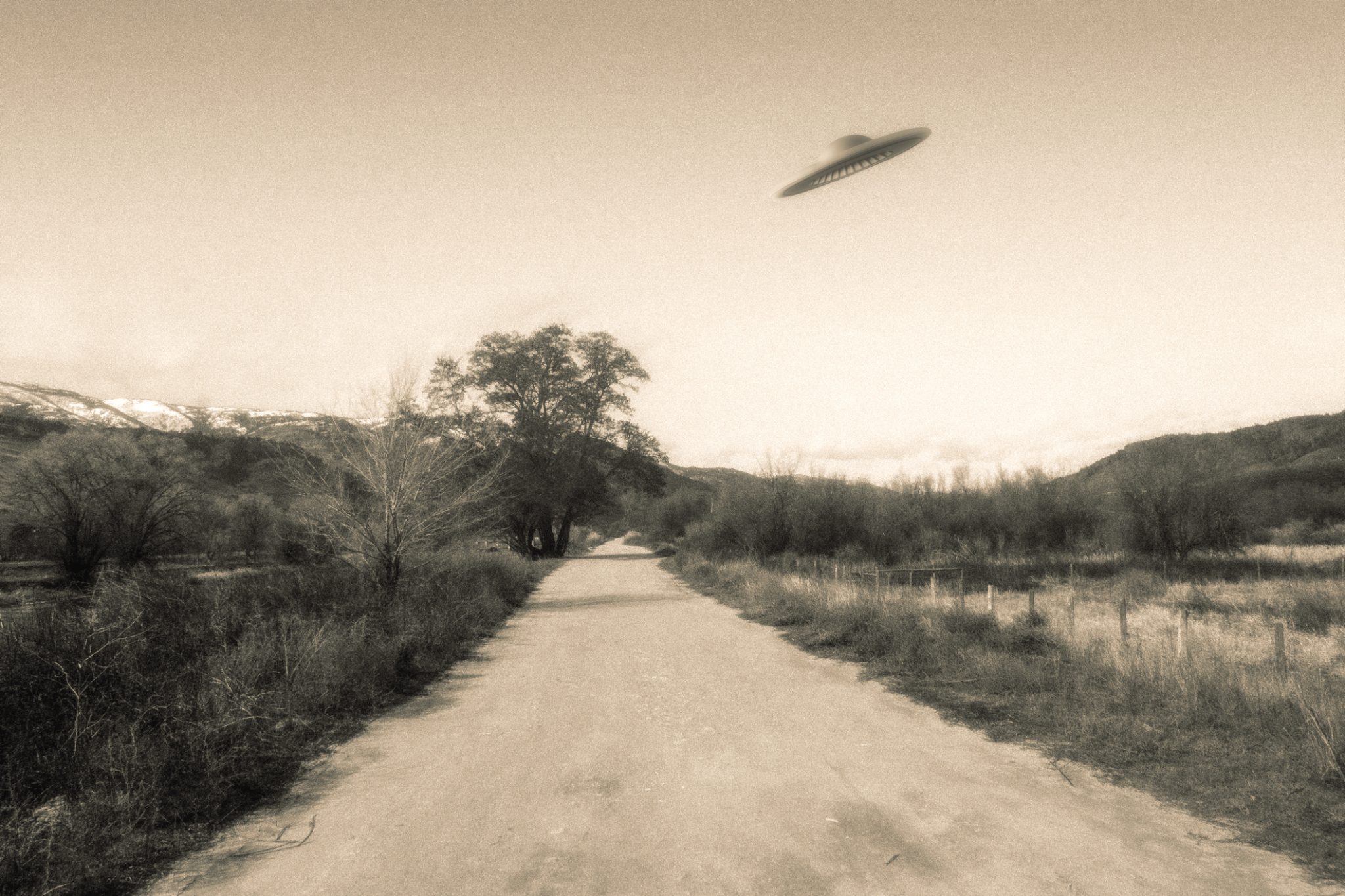 Legendary Flying Saucer: Re-examining the Kenneth Arnold UFO Sighting ...
