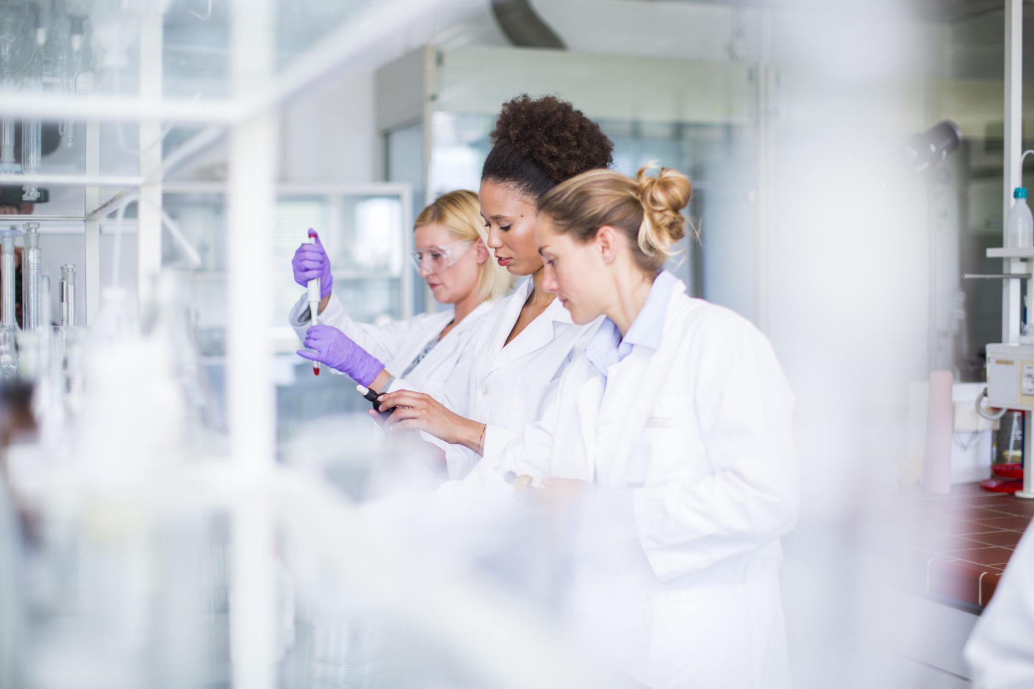 Famous Female Scientists Who Changed the World - Discovery UK