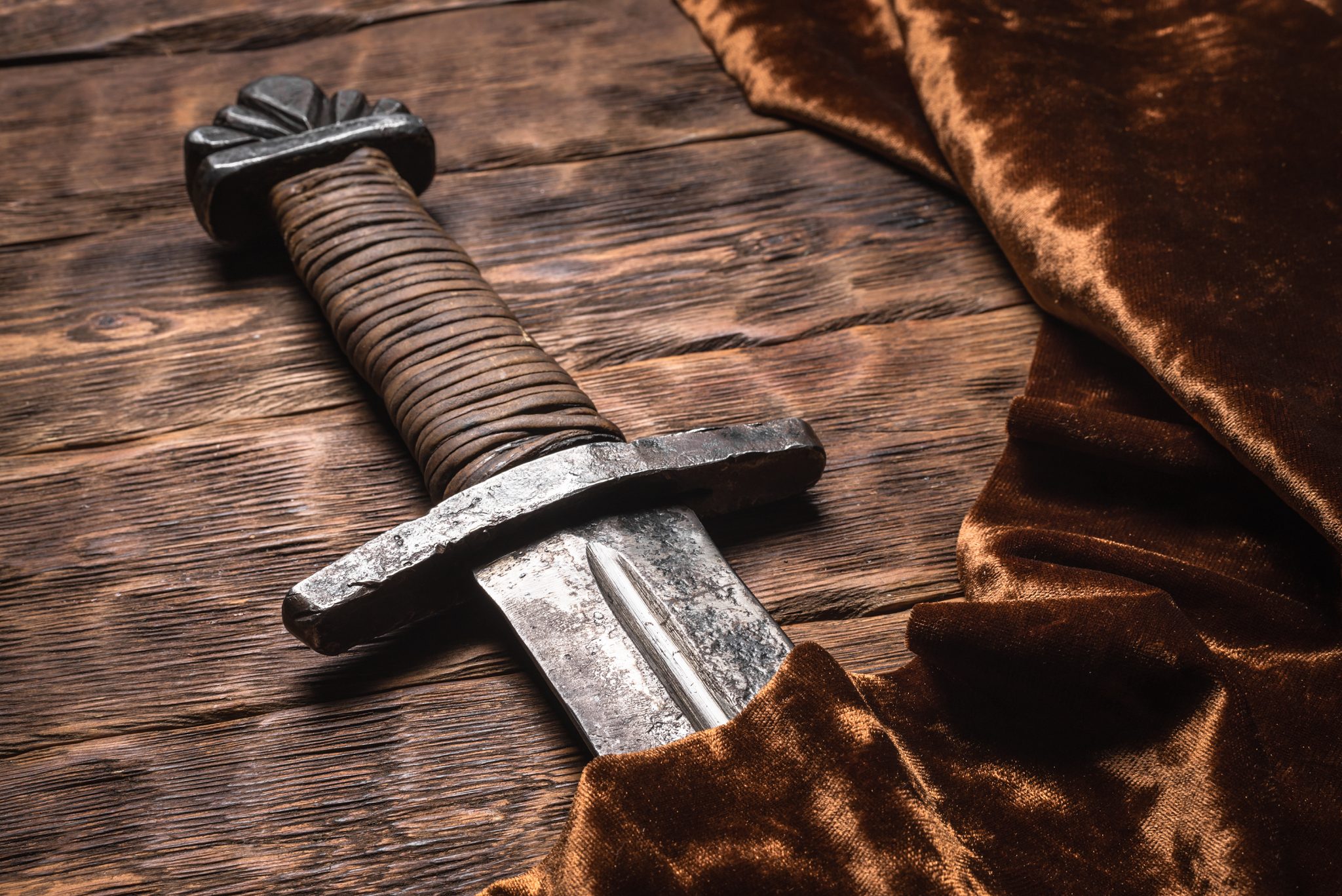 Famous Swords: Behind the Legends - Discovery UK